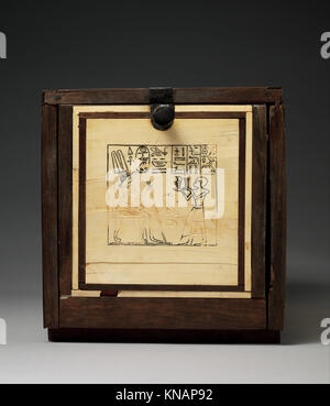 This cosmetic box belonged to the royal butler Kemeni, crafted for the ...