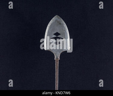 This 18th-century Japanese arrowhead, cataloged as YanonC493, is ...