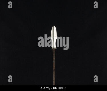 This Japanese arrowhead (Yanone) from the 18th century is crafted from ...