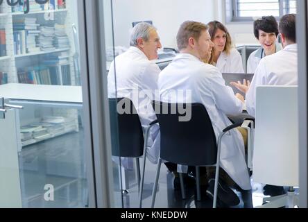 Medical meeting, clinical session, Meeting room, Hospital Donostia ...