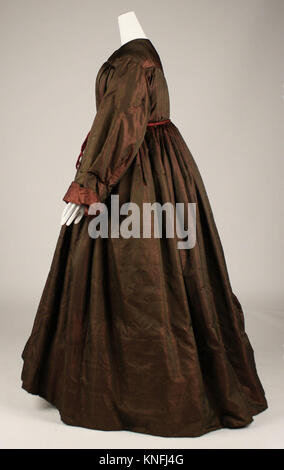 This dressing gown in the MET collection highlights fashion, textile ...