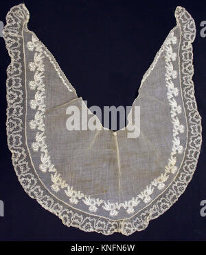 This 18th-century fichu demonstrates historical fashion trends with ...