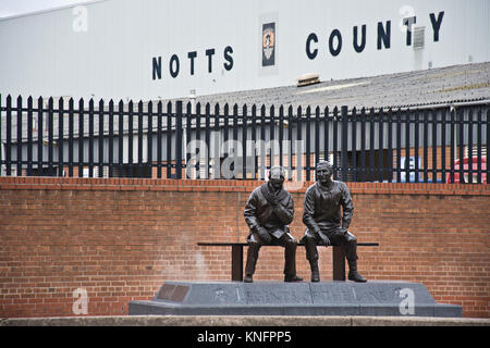 Statue of Jimmy Sirrel and Jack Wheeler, Legends of the Lane, outside ...