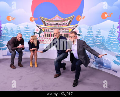 Berlin, Germany. 12th Dec, 2017. Alexander Ruda (L-R), Katrin Mueller ...