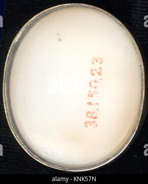Cameo with Hercules and the Nemean Lion within a Garland. Culture ...