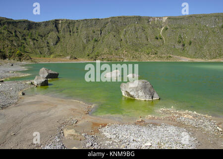 El Chichón (Chichonal) crater lake, Chiapas, Mexico Stock Photo - Alamy