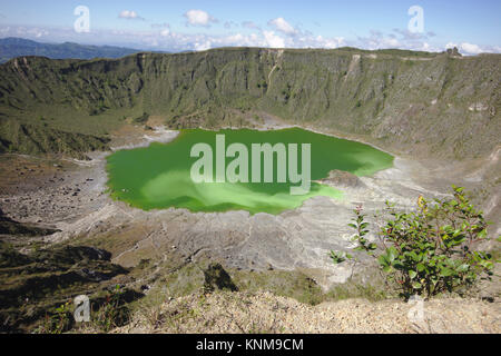 El Chichón (Chichonal) crater lake, Chiapas, Mexico Stock Photo - Alamy