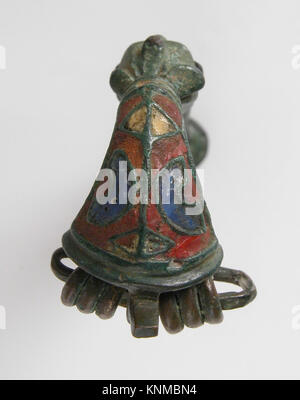 Bow Brooch 2nd century Roman Small brooches, often in whimsical animal ...