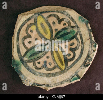 The MET buff ware bowl wb-39.40.68b displays polychrome geometric ...