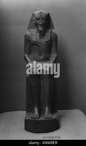 A historical illustration of the colossal statue of Pharaoh Amenhotep ...