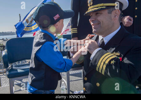 USS MIDWAY MUSEUM, Calif. (Dec 01, 2017) CDR Danielle Defant and CDR ...