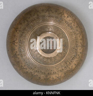 Bowl MET sf91-1-556b 444556 Stock Photo - Alamy