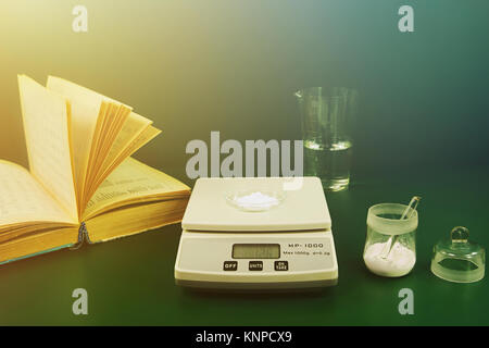 Weighing of the chemical substance Stock Photo - Alamy