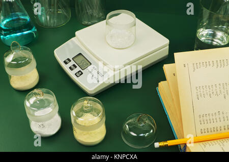 Weighing of the chemical test specimen Stock Photo - Alamy
