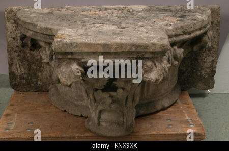 Illustration showing an engaged clustered capital, detailing multiple ...