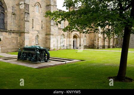 Old Aberdeen, Kings College, Bishop Elpinstone's Arms Scottish bishops ...