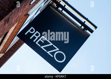 Prezzo Italian Style Food Restaurant Outlet Signboard Stock Photo - Alamy