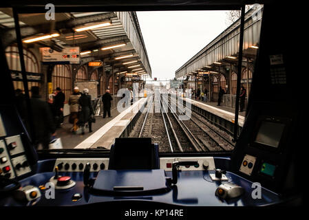 PARIS METRO - FRANCE - PARIS METRO COCKPIT DRIVER VIEW - PARIS TRAIN ...