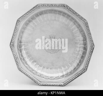 Dish (one of a pair) MET 143280 232049 Stock Photo - Alamy