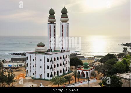 Mosque de la Divinite, Dakar, Senegal, Africa Stock Photo - Alamy