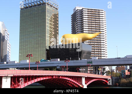 Tokyo's Asakusa district, Japan. 14th December, 2017. A view of the ...
