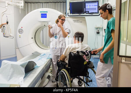 Patient undergoing a flash CT Scan, Angouleme hospital, France Stock ...