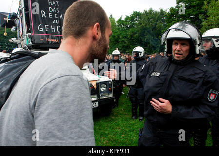 German riot police exfiltrate an anti-G20 protesters vehicle, Hamburg ...