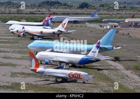 BOEING 747 AIRLINERS STORED IN ARIZONA DESERT Stock Photo - Alamy