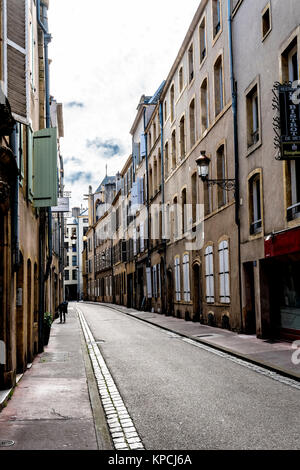 Metz /France): streets in the historic district; Straßen in der ...