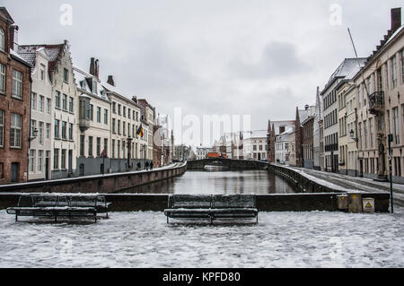 Canal of brugge, winter, snowing day, snow, bruges flanders, belgium ...