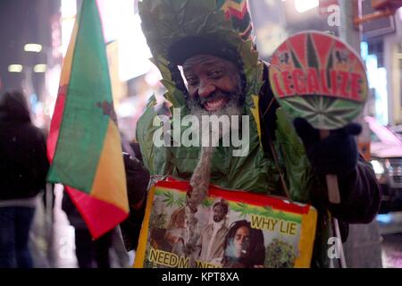Rastafarian Busker in Times Square, New York USA Stock Photo - Alamy