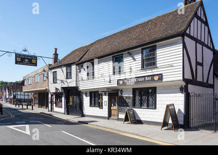 14th century Ye Old Crown Inn, High Street, Edenbridge, Kent Stock ...