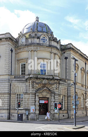 The Victoria Art Gallery building Bath England UK Stock Photo - Alamy