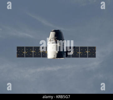 SpaceX CRS-1 approaches ISS Stock Photo - Alamy