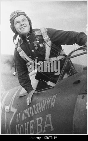 Soviet (Russian) World War 2 ace Mikhail Avdeev with American pilots ...