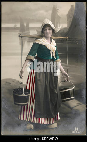 DUTCH TRADITIONAL DRESS Stock Photo - Alamy