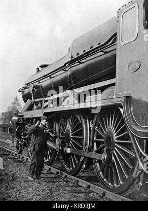 Steam engine 850 Lord Nelson train in Cotswolds countryside ...