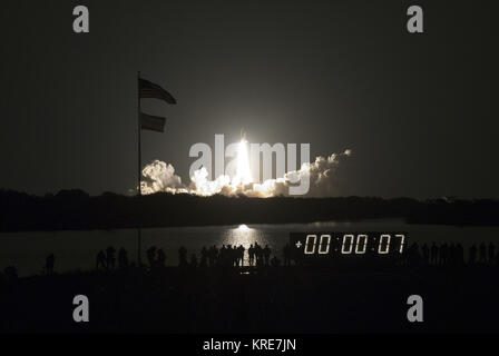 STS-130 launching 3 Stock Photo - Alamy