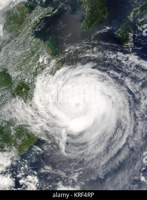 Typhoon Rananim 2004 Stock Photo - Alamy