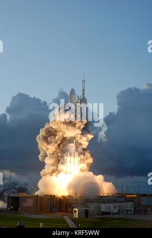 Delta II Dawn liftoff 3 Stock Photo - Alamy
