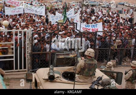 Iraq War April 2003 Liberation Day Baghdad 9th April 2003 Iraqi s kick ...