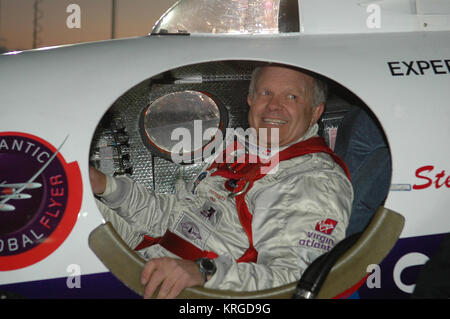 Steve Fossett in GlobalFlyer cockpit 1 Stock Photo - Alamy