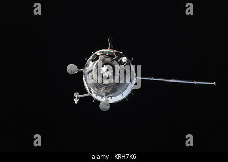 Soyuz TMA-14M approaches the ISS (b Stock Photo - Alamy