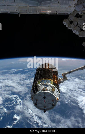 ISS-44 HTV-5 berthing 1 Stock Photo - Alamy