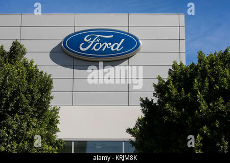 Office building of Ford motor company Warley Central Office Brentwood ...