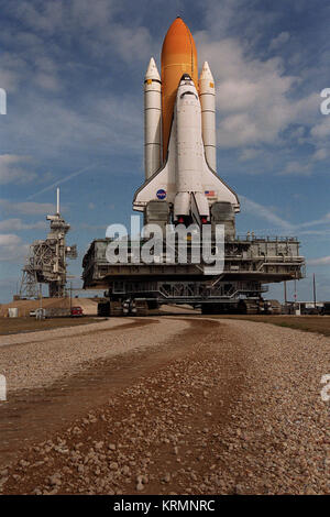 Space Shuttle Atlantis rolls back from Launch Pad 39A to the Vehicle ...