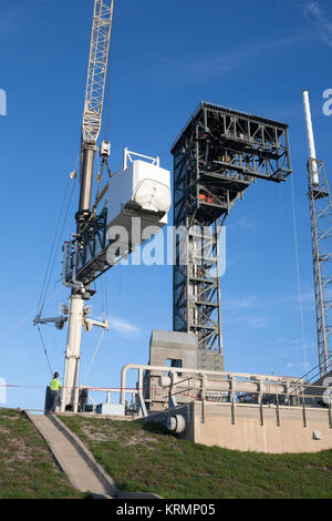 The Crew Access Arm for Commerical Crew Program (CCP) being installed ...