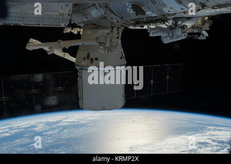 ISS-48 EVA (f) Kate Rubins Stock Photo - Alamy