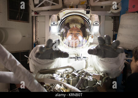 ISS-50 EVA-2 (a) inside the Quest airlock Stock Photo - Alamy