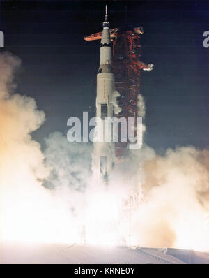 Liftoff of the Apollo 17 Saturn V Moon Rocket from Pad A, Launch ...